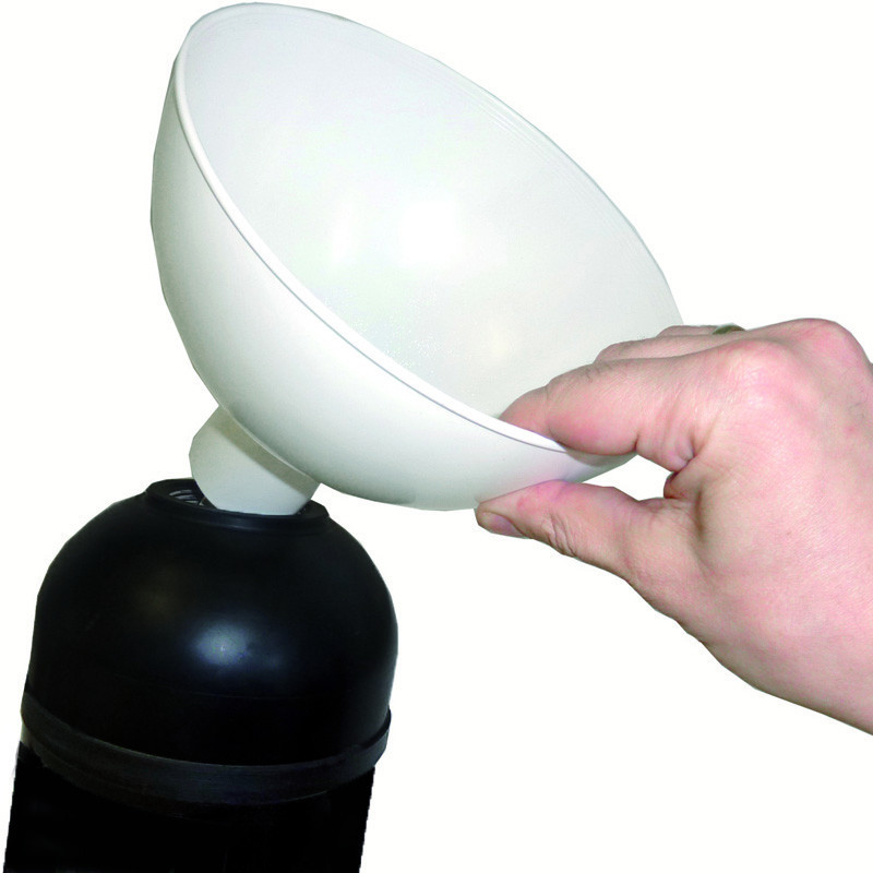 Resin canister filling funnel for pure water fed pole window cleaning