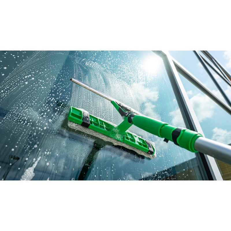 Unger VisaVersa pro Washer & squeegee in one tool for window cleaning